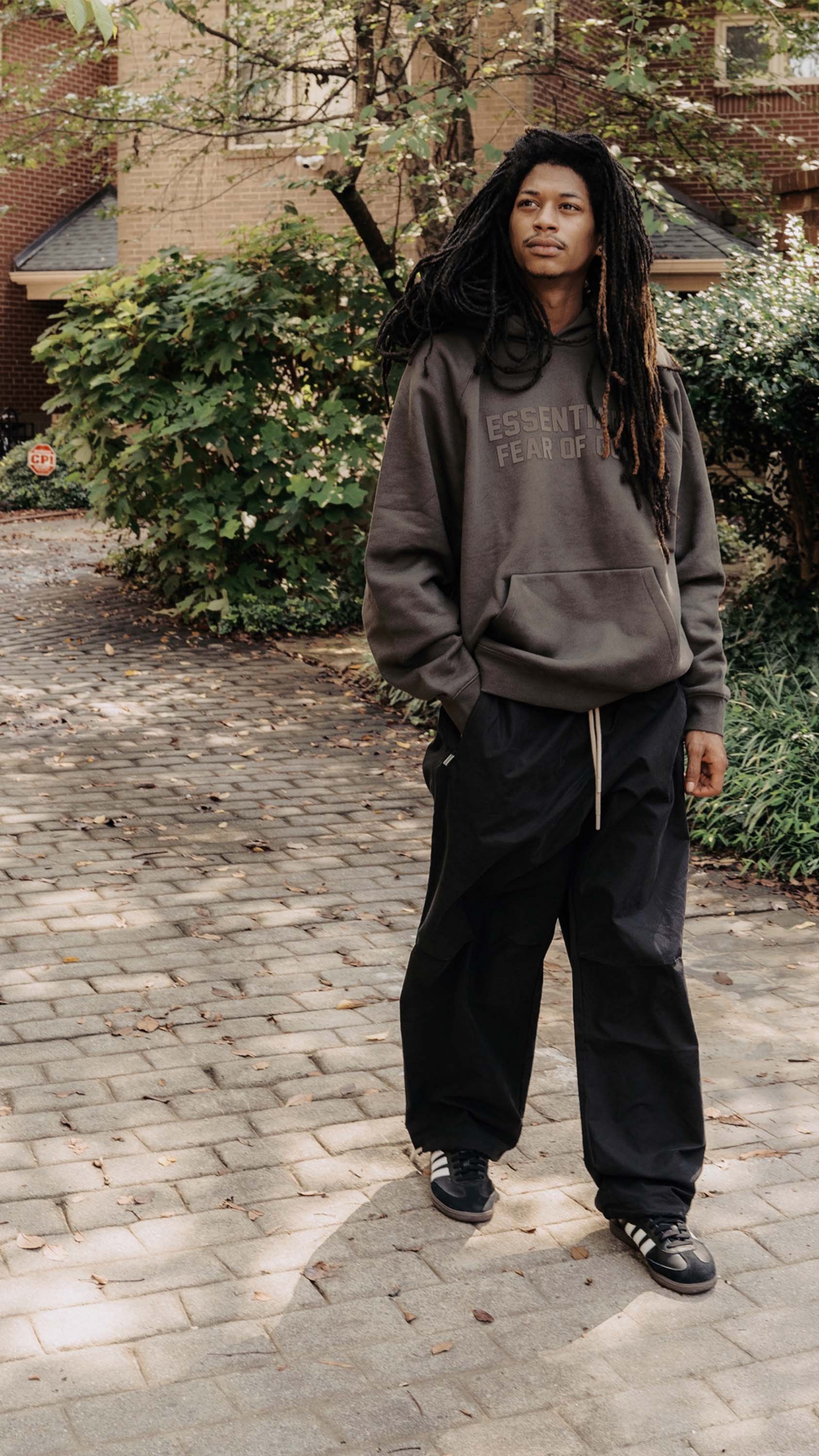 Social Status - Sneakers and Street Fashion