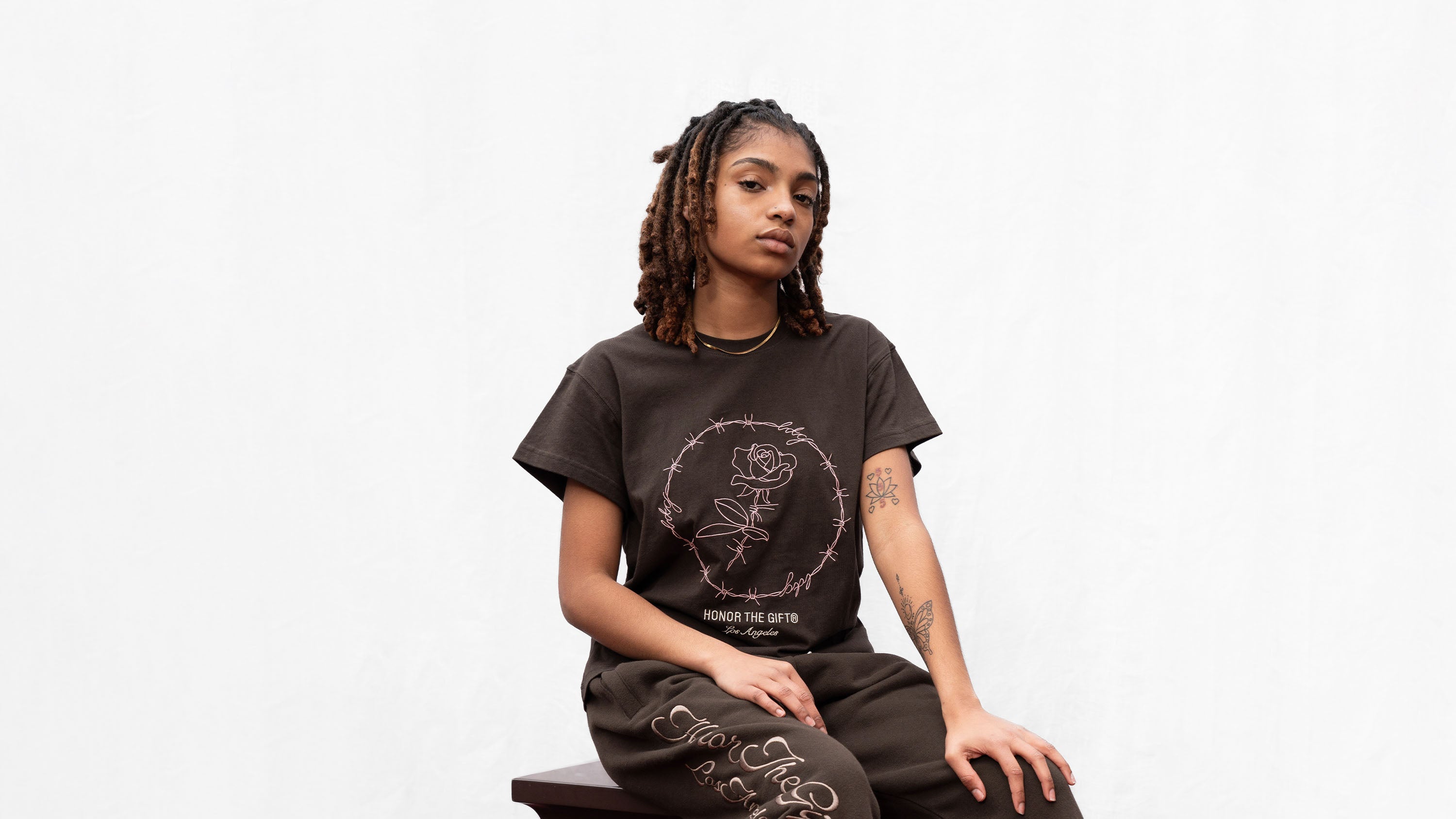 Social Status - Sneakers and Street Fashion